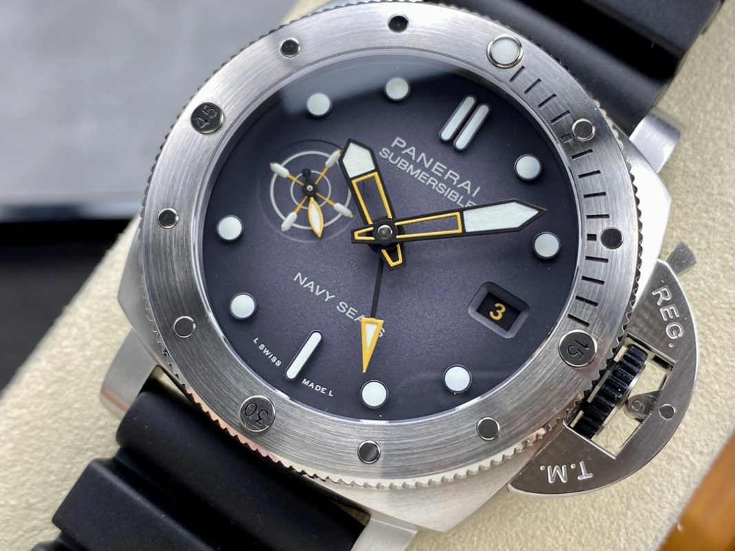 Panerai Submersible GMT Navy Seals PAM 1323 Grey Dial Rubber Strap Best ...