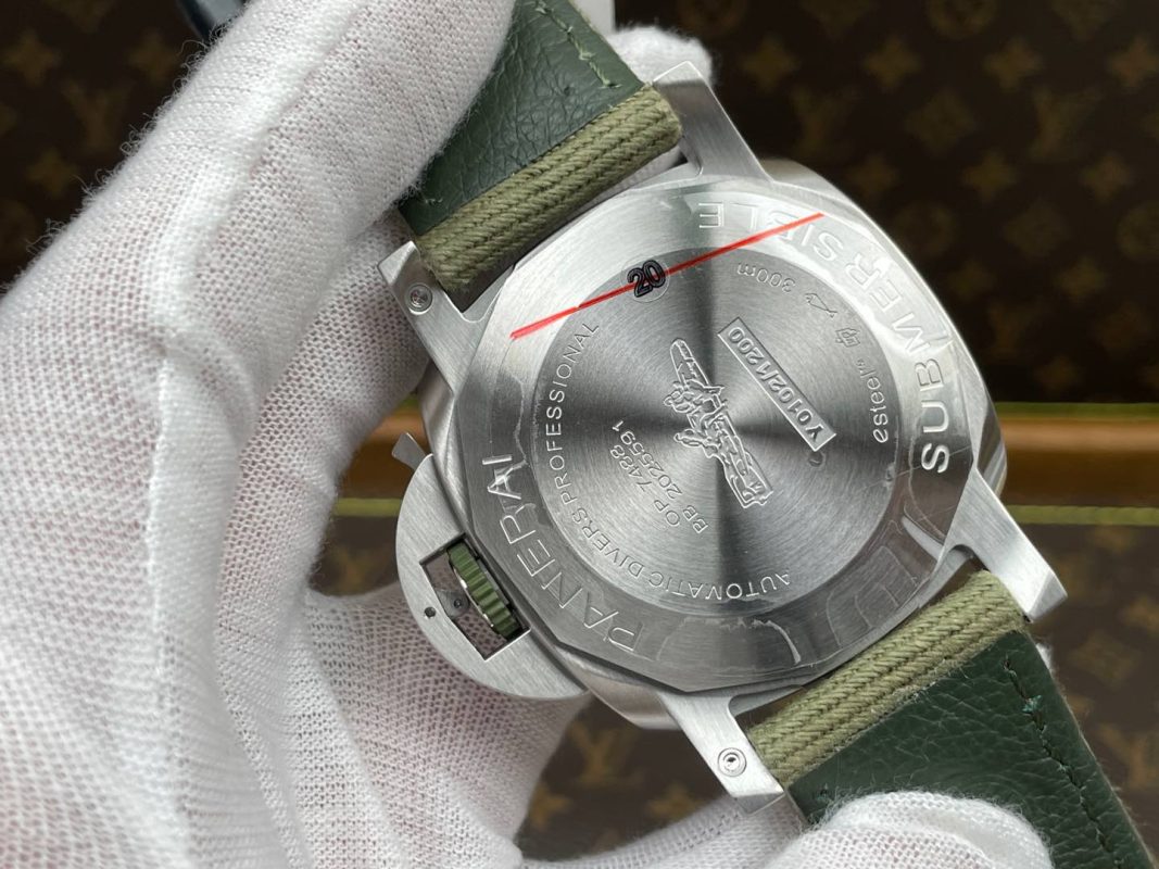 Panerai Submersible QuarantaQuattro Verde Smeraldo PAM1287 Green Dial 1 ...